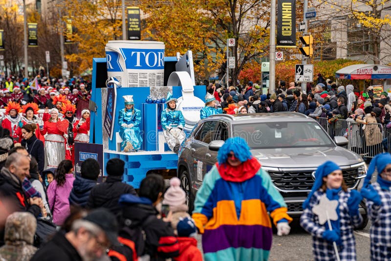 Toronto Star Parade Float in Santa Claus Parade Toronto. Editorial ...