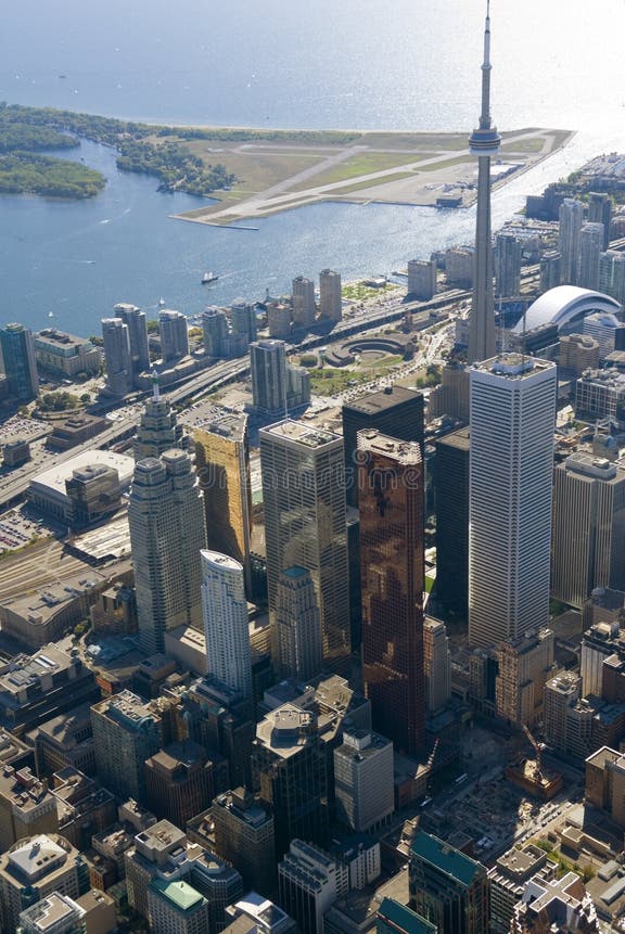 Toronto Towers stock photo. Image of canadian, freestanding - 4886236