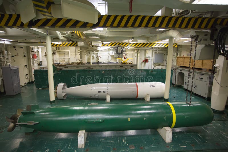 Torpilles Dans Le Système De Torpille Photo stock - Image du frelon ...