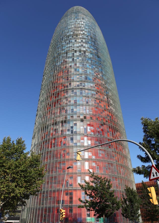 Torre Agbar foto editorial. Imagen de pepino, detalle - 27022171