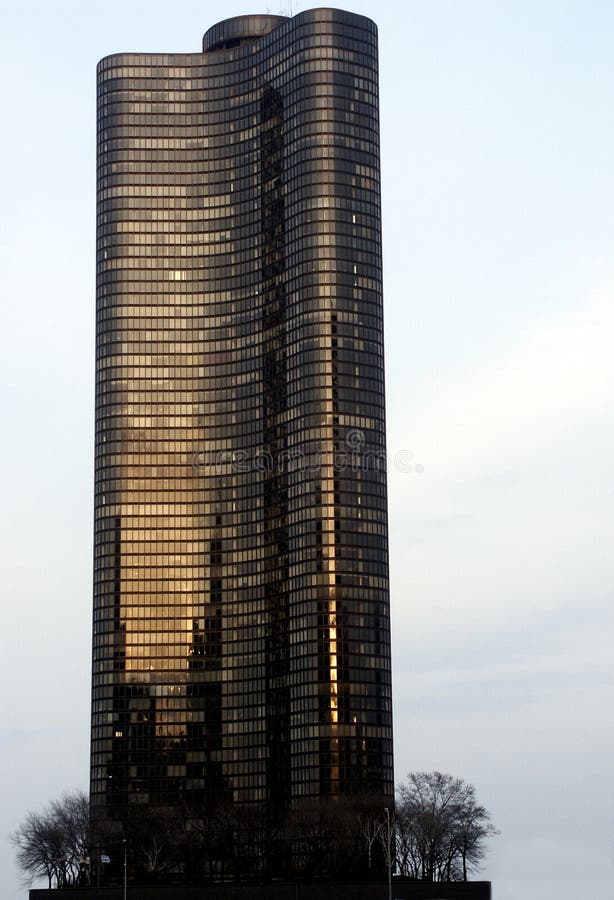 Torre Alta imagen de archivo. Imagen de apartamento, oficina - 211297