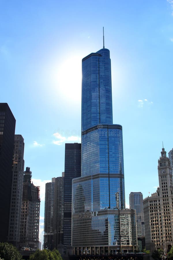 TORRE CHICAGO DEL TRIUNFO foto de archivo editorial. Imagen de ...
