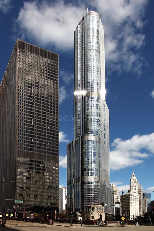 TORRE CHICAGO DO TRUNFO foto de stock editorial. Imagem de moderno ...