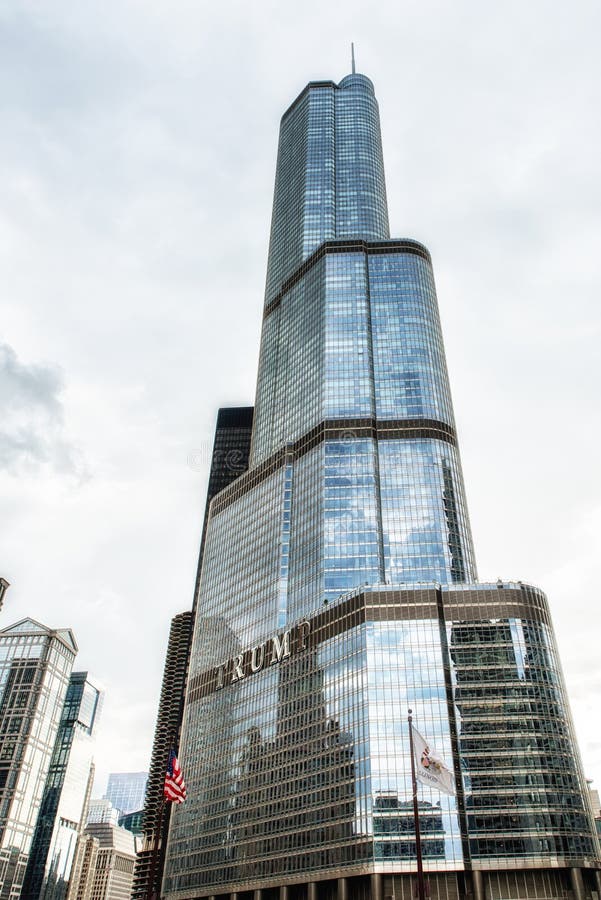 TORRE CHICAGO DO TRUNFO imagem editorial. Imagem de janela - 99554670