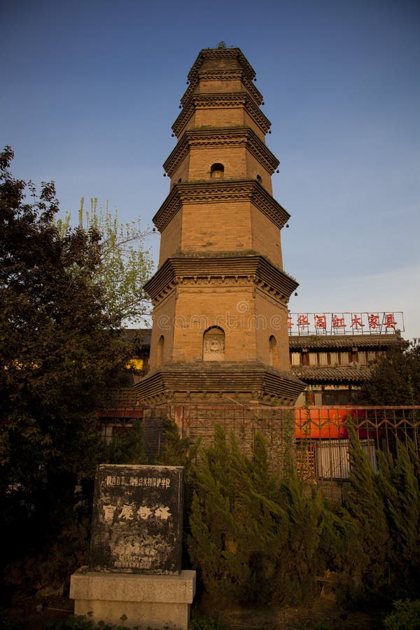 Torre china del templo imagen de archivo. Imagen de shangai - 27312441