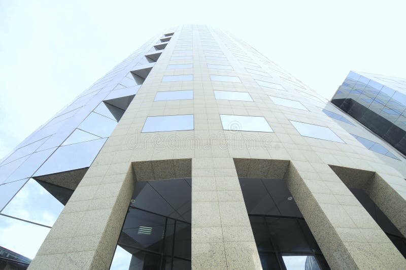 Torre corporativa circular foto de stock. Imagem de centro - 14641732