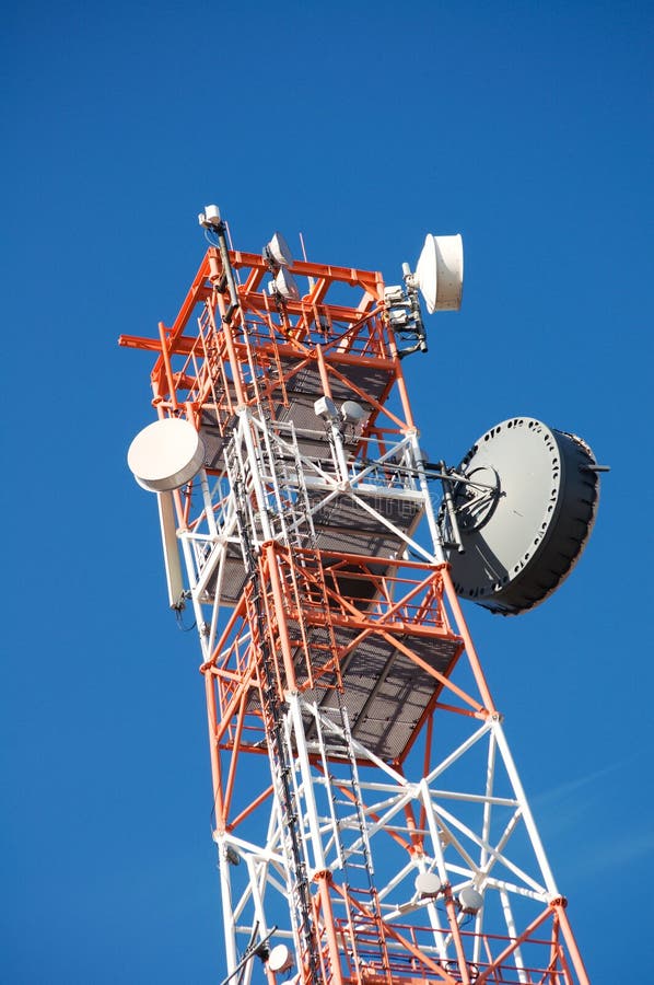 Torre da telecomunicação foto de stock. Imagem de vermelho - 32186096