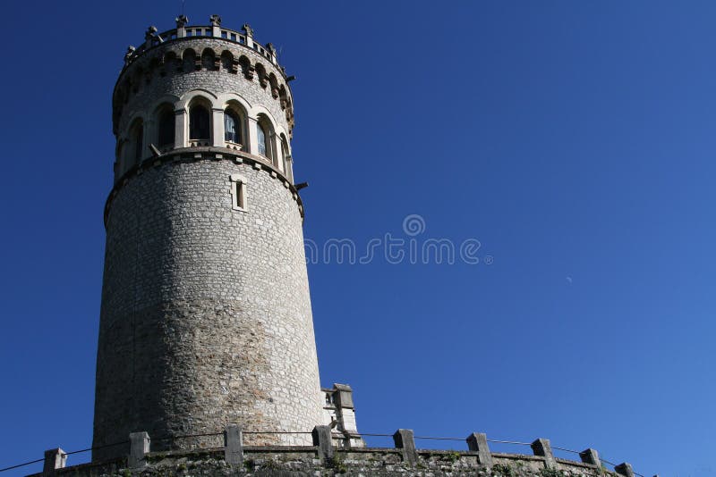 A Torre De Avalon E De Seus Remparts Imagem de Stock - Imagem de ...