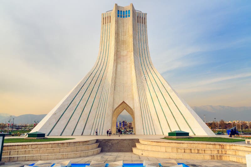 Torre De Azadi Em Tehran, Irã Imagem Editorial - Imagem de azadi ...