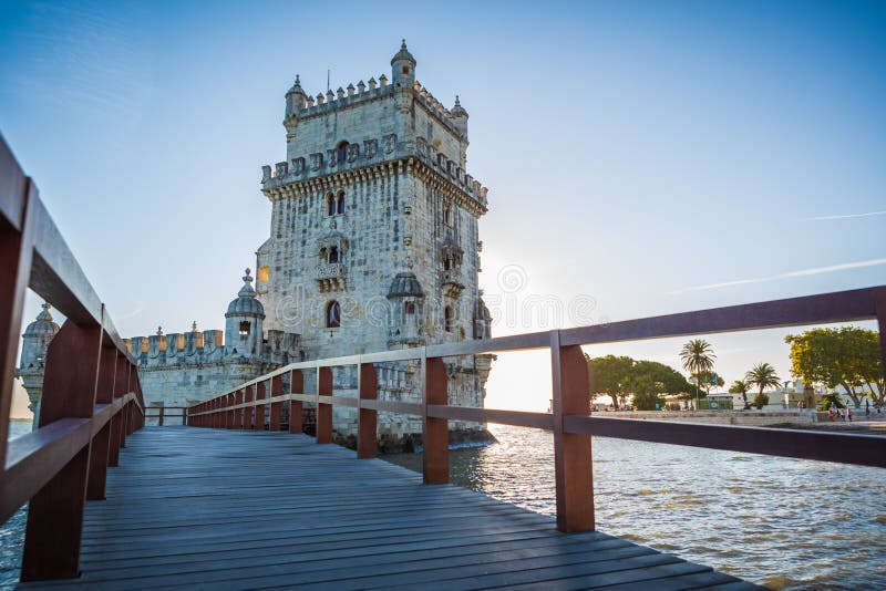 Torre de belem foto de archivo. Imagen de cielo, océano - 183937382