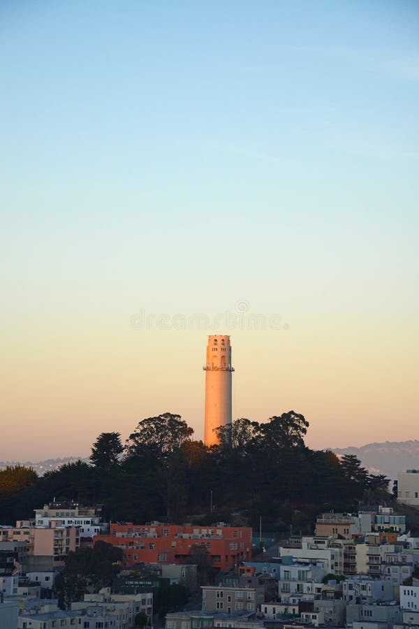 Torre De Coit Durante O Por Do Sol Imagem de Stock - Imagem de noite ...