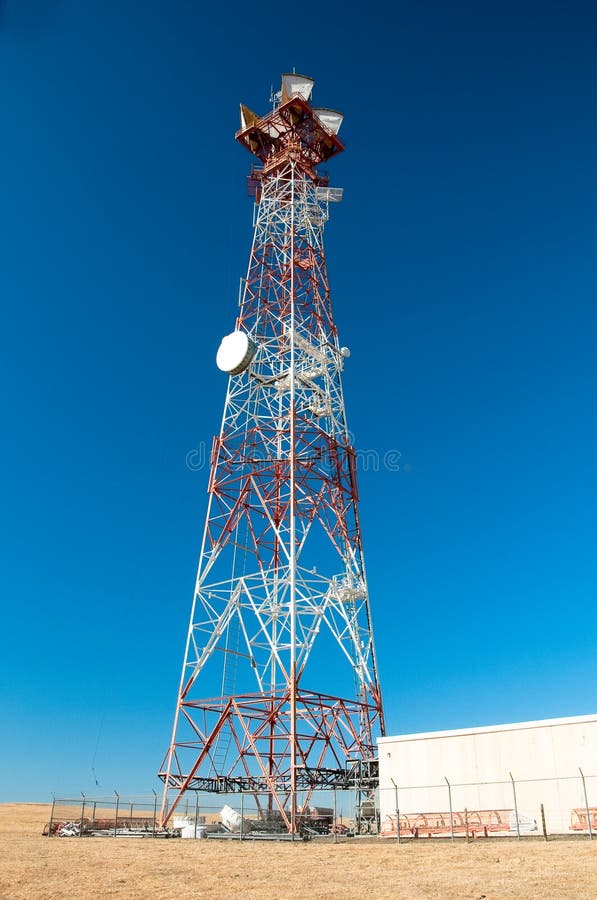 Torre de comunicação foto de stock. Imagem de torre, tecnologia - 10062296