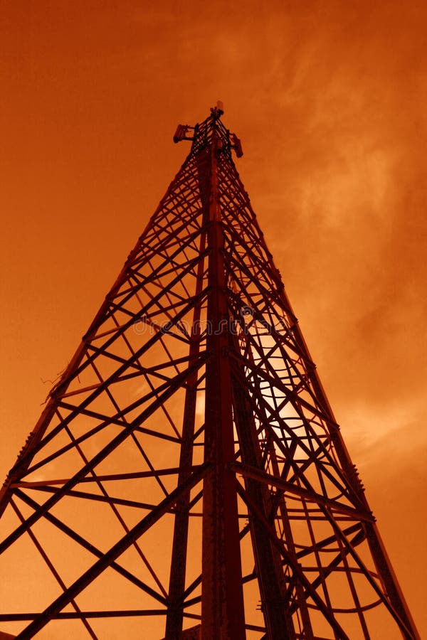 Torre de comunicação foto de stock. Imagem de tecnologia - 3232960