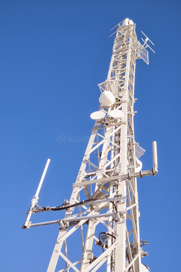 Torre de comunicação foto de stock. Imagem de transceptor - 36057264