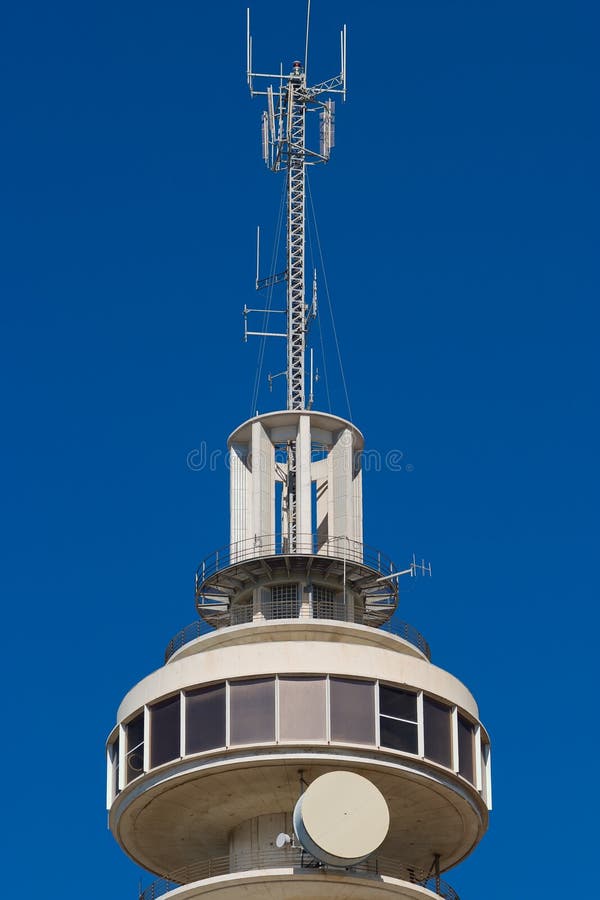 Torre de comunicaciones imagen de archivo. Imagen de secuencia - 15479083