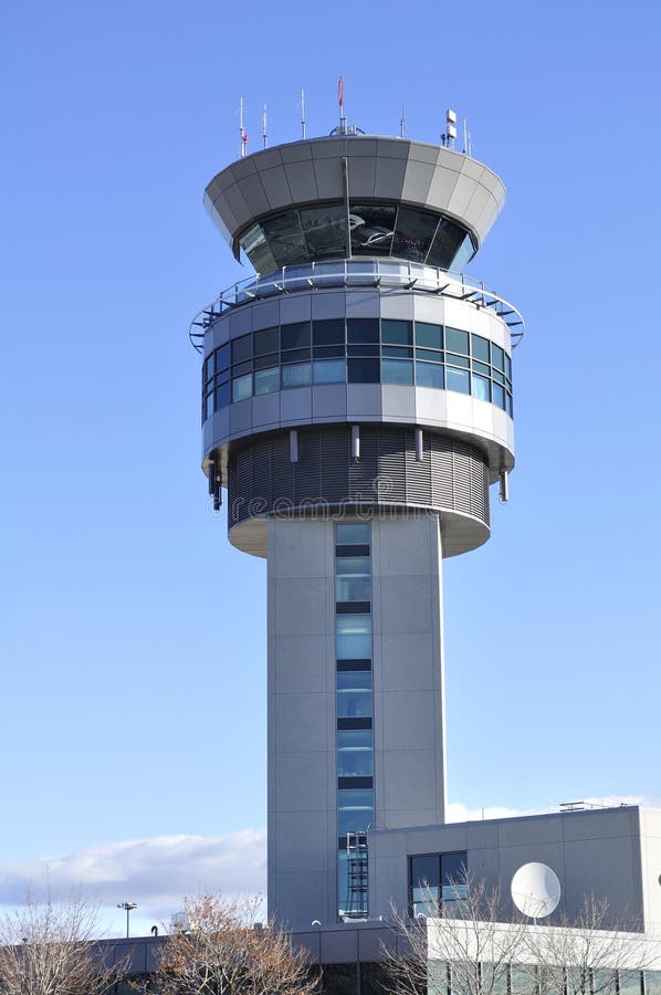 Torre De Control Del Aeropuerto Imagen de archivo - Imagen de ...