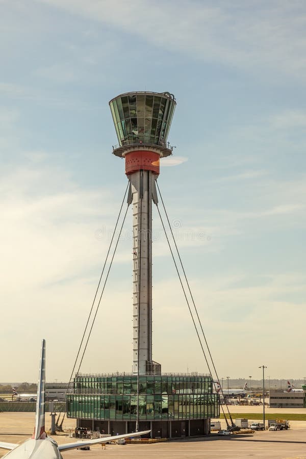 Torre De Control En El Aeropuerto Principal De Francfort Imagen de ...