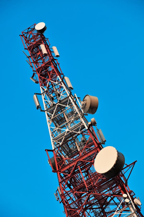 Torre De La Telecomunicación. Foto de archivo - Imagen de marco, célula ...