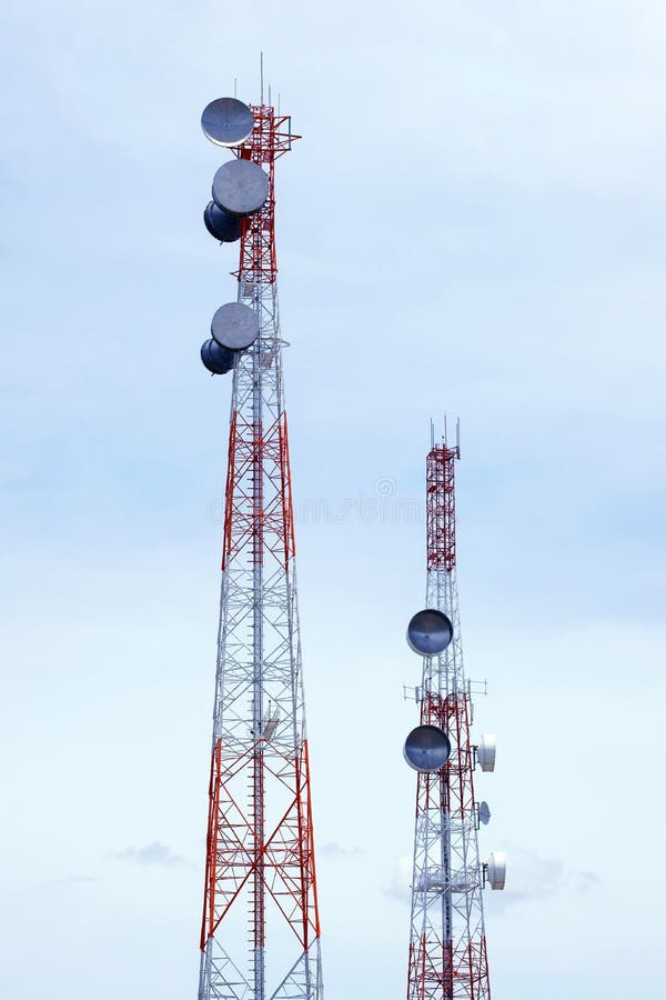 Torre De La Telecomunicación Imagen de archivo - Imagen de radio ...