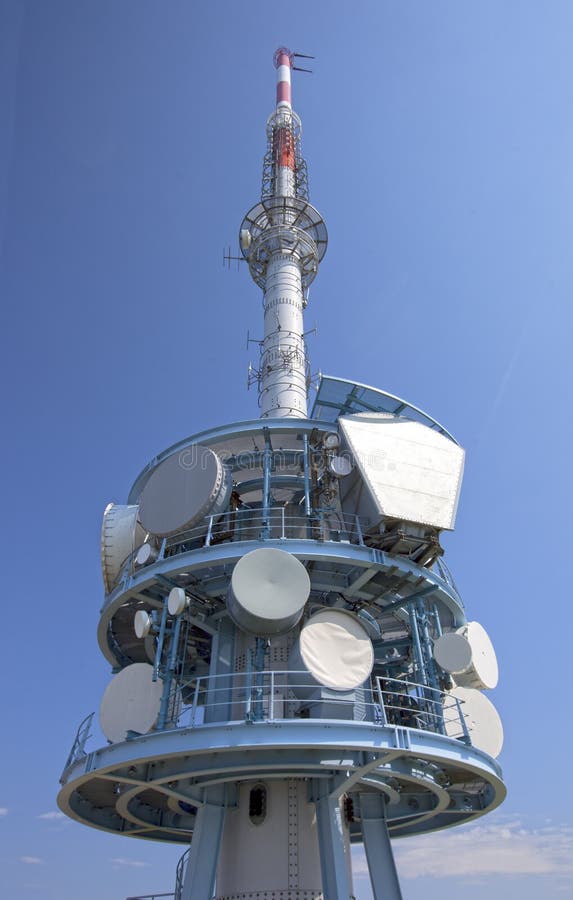 Torre De La Telecomunicación Foto de archivo - Imagen de estructura ...