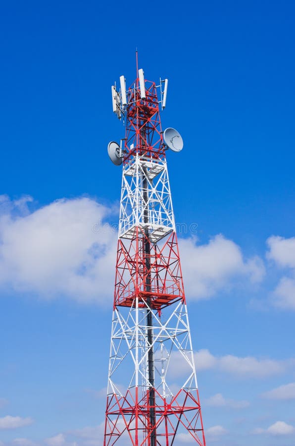 Torre De La Telecomunicación Foto de archivo - Imagen de equipo ...