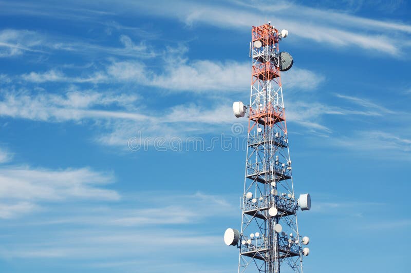 Torre De La Telecomunicación Imagen de archivo - Imagen de tambor ...