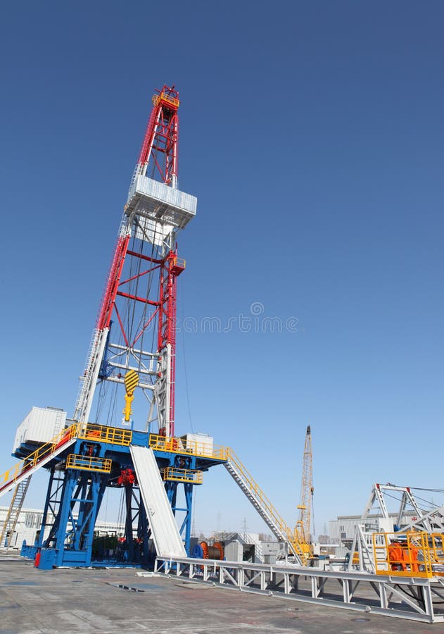 Torre De Perforación De Petróleo Foto de archivo - Imagen de verano ...