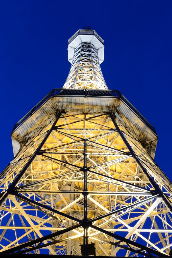 Torre de Petrin foto de archivo editorial. Imagen de recorrido - 20391663