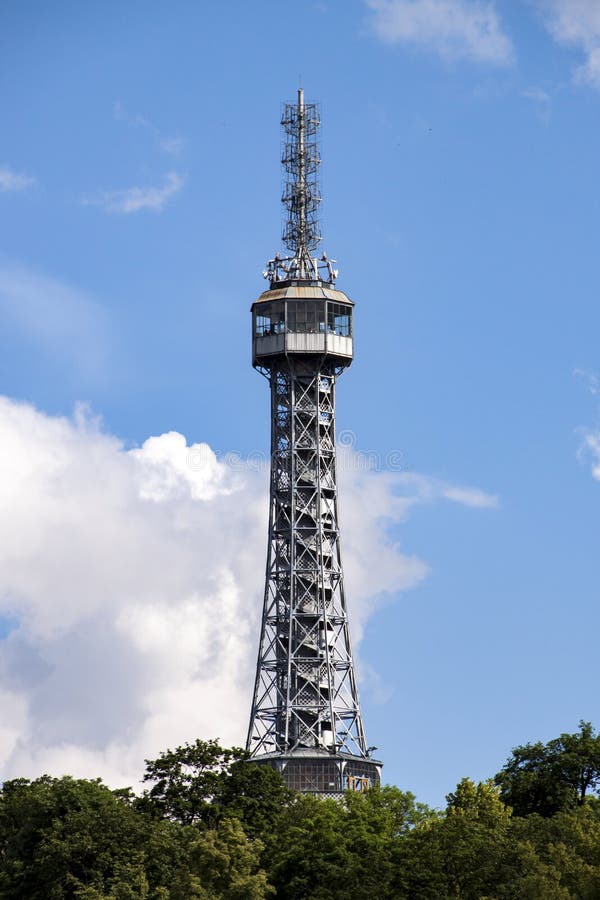 Torre De Petrin Del Monasterio De Strahov Imagen editorial - Imagen de ...
