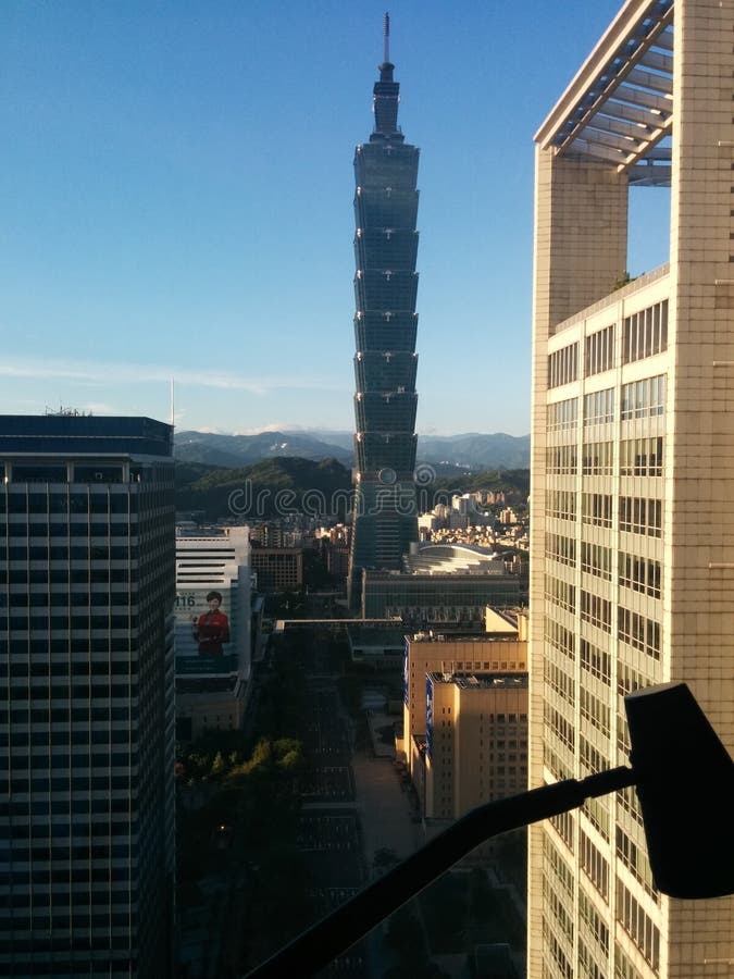 Torre de taipei 101 foto editorial. Imagen de concepto - 180505176