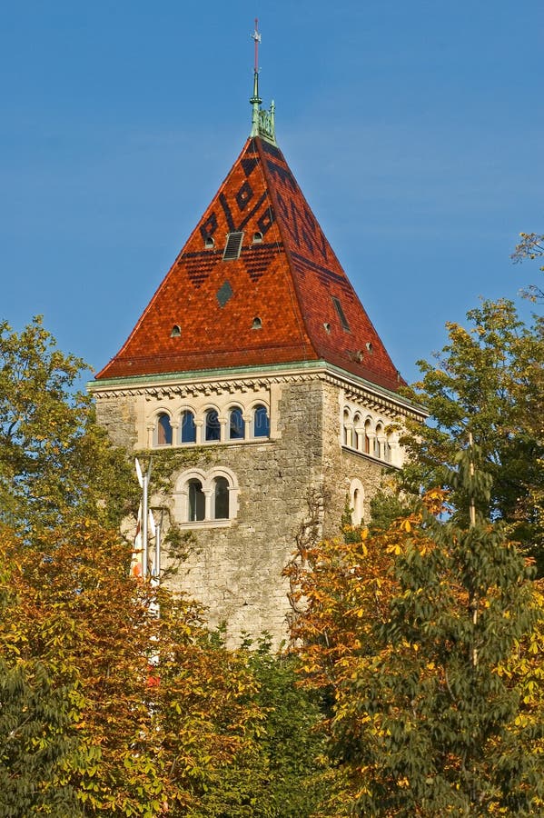Torre del castillo foto de archivo. Imagen de castillo - 6973908