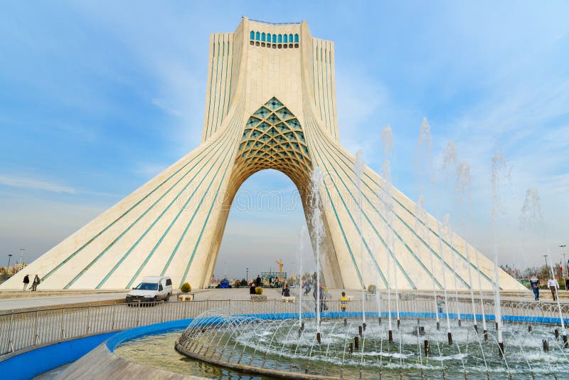 Torre Di Azadi a Teheran L'iran Fotografia Editoriale - Immagine di ...