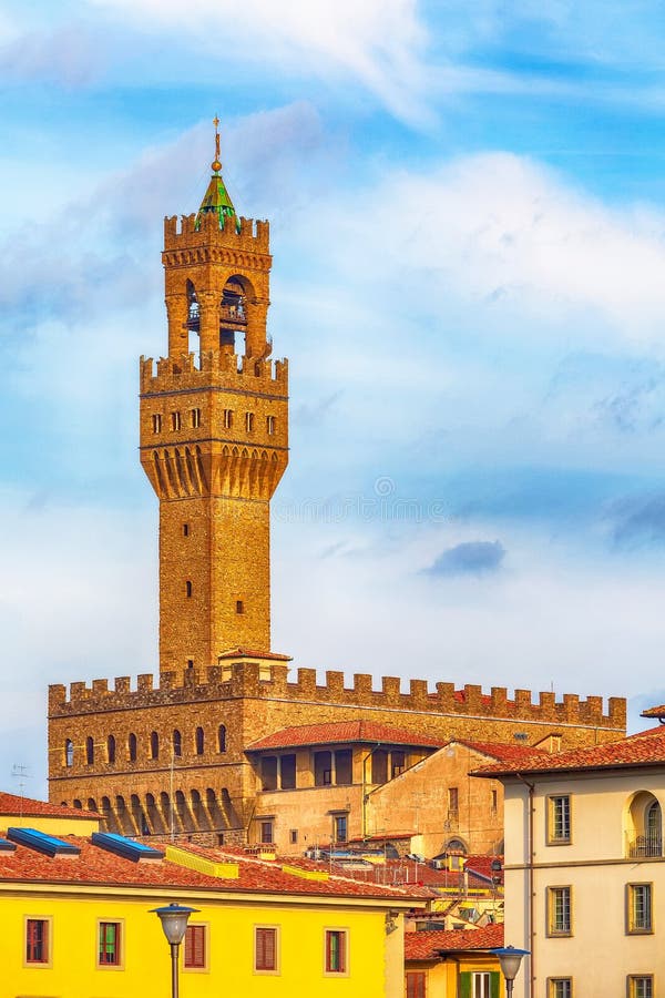 Torre Di Palazzo Vecchio - Firenze Italia Fotografia Stock - Immagine di famoso, leone: 28533590