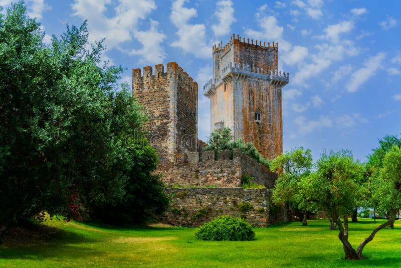 Torre do castelo de Beja imagem de stock. Imagem de parque - 123785593