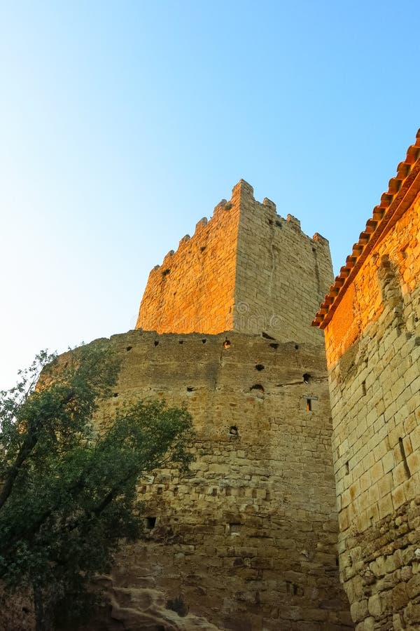 A Torre Do Castelo Medieval De Peratallada Catalonia, Spai Imagem de ...