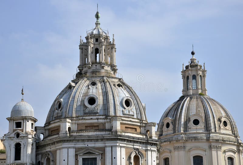Tríade de torres de Roma foto de stock. Imagem de povos - 21425514
