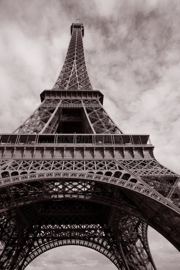 Torre Eiffel No Tom Preto E Branco Do Sepia Foto de Stock - Imagem de ...