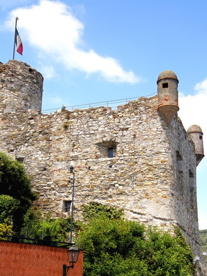 La Torre Medieval En La Ciudad De Oporto Imagen de archivo - Imagen de ...