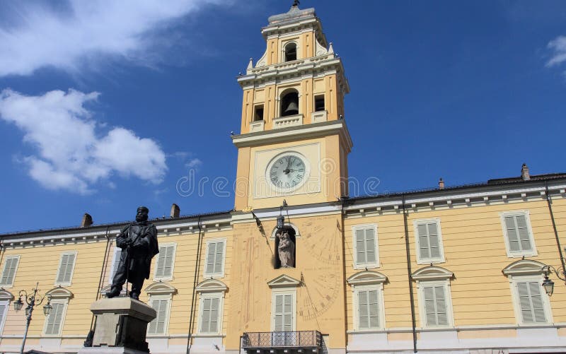Torre medieval de Parma imagen de archivo editorial. Imagen de centro ...