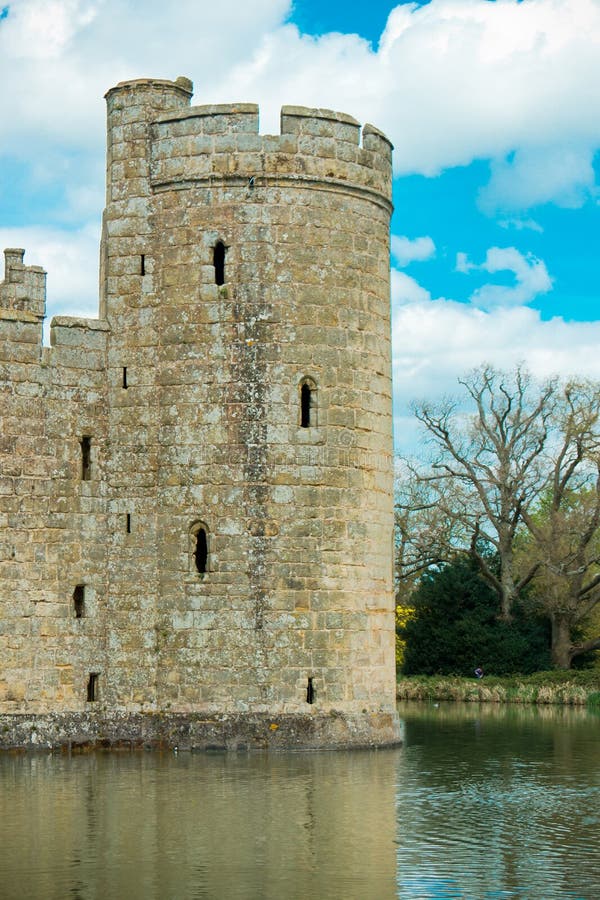 Torre E Fosso No Castelo De Ooidonk Foto de Stock - Imagem de bélgica ...