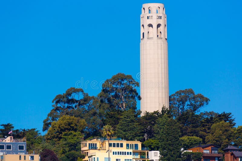 San Famoso Francisco Coit Tower En La Colina Del Telégrafo En La Puesta ...