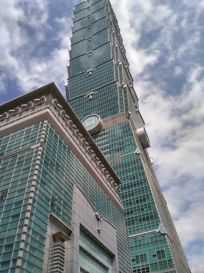 Torre De Taipei 101, Vista Da Frente Da Torre Foto de Stock - Imagem de ...