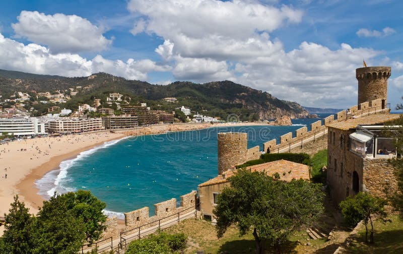 Vista Da Vila De Tossa De Mar Do Castelo Antigo Spain Imagem de Stock ...