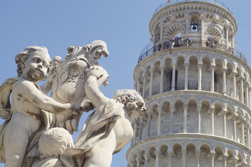 El Top De La Torre De Pisa Con La Bandera Foto editorial - Imagen de ... El Top De La Torre De Pisa Con La Bandera Foto editorial - Imagen de ...