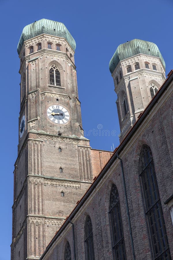 Torres Da Igreja De Nossa Senhora, Munich Imagem de Stock - Imagem de ... Torres Da Igreja De Nossa Senhora, Munich Imagem de Stock - Imagem de ...