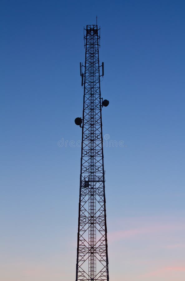 Torre de comunicação imagem de stock. Imagem de telefone - 578679