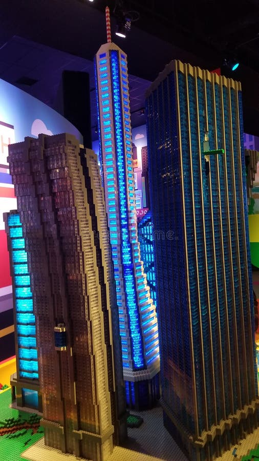Torres de lego imagen editorial. Imagen de rascacielos - 178935135