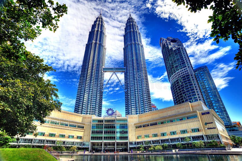 Torres de Petronas en HDR foto de archivo editorial. Imagen de edificio ...