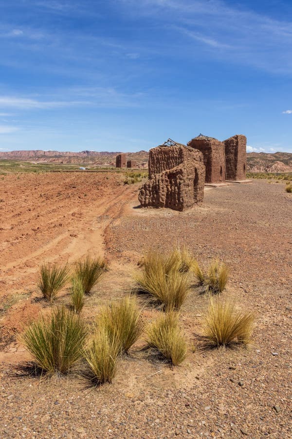 Torres Usadas Como Bomba En Huanuni Cachu En Bolivia Imagen editorial ...
