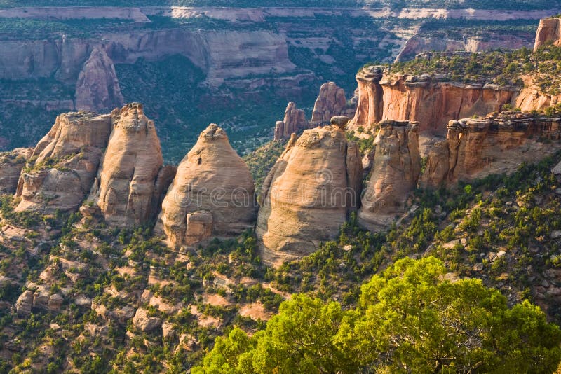 Torres Del Monumento Nacional De Colorado Imagen de archivo - Imagen de ...